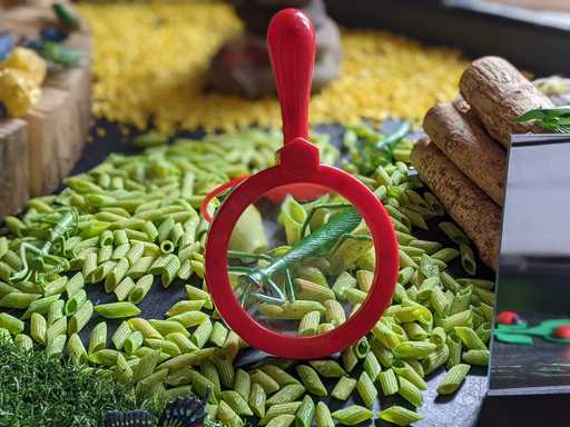 Minibeasts: Sensory Small World Tuff Tray | parentutor.co.uk